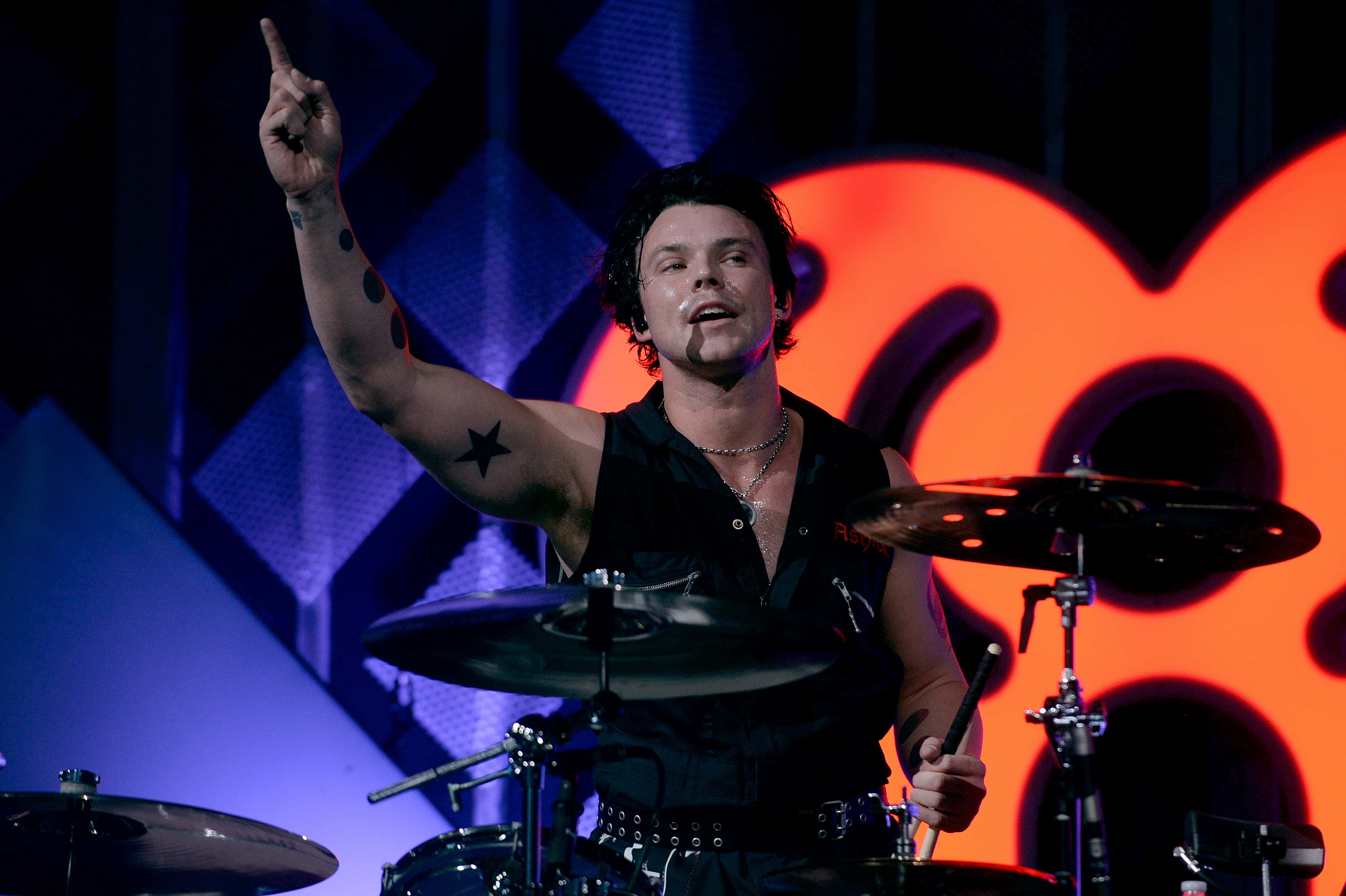 Ashton Irwin of 5 Seconds of Summer drops solo album 'Superbloom' as he ...